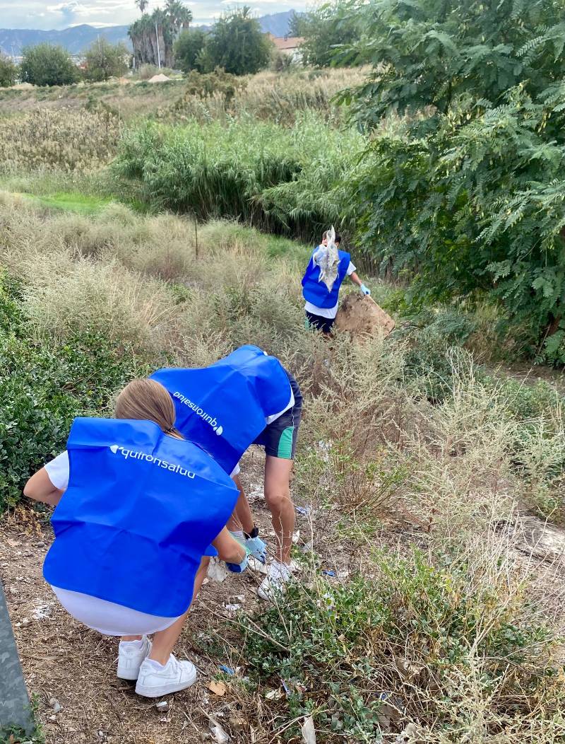 Quirónsalud colabora con la Fundación Ecomar en la limpieza del río Segura, en Murcia | Hospital ...